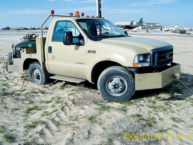 131 0611 02 Z+2003 Ford F350 Bobtail+passenger Side View - Photo ...